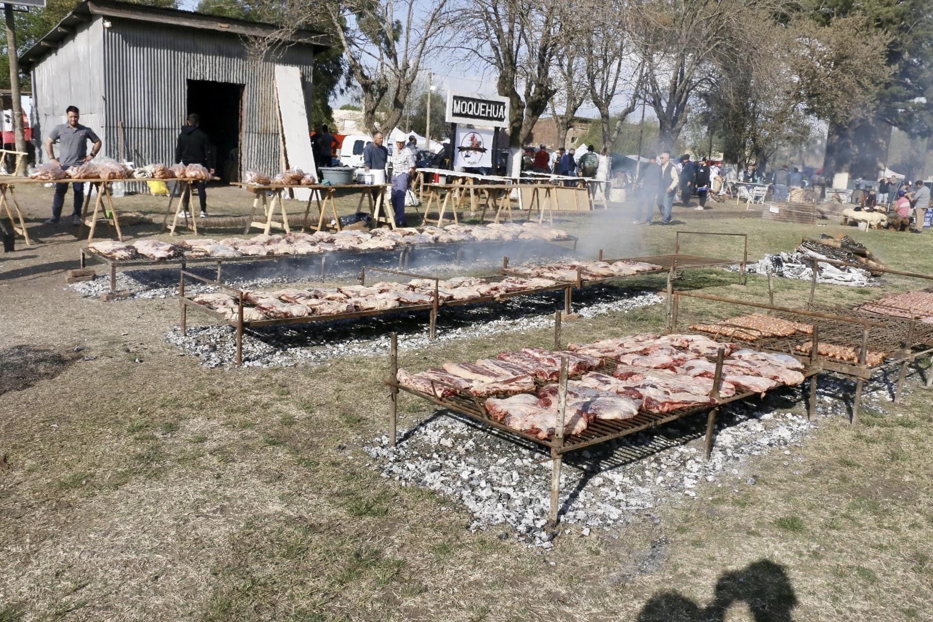 Todo listo en Moquehuá para la gran Fiesta del Asado Criollo | Fiestas ...